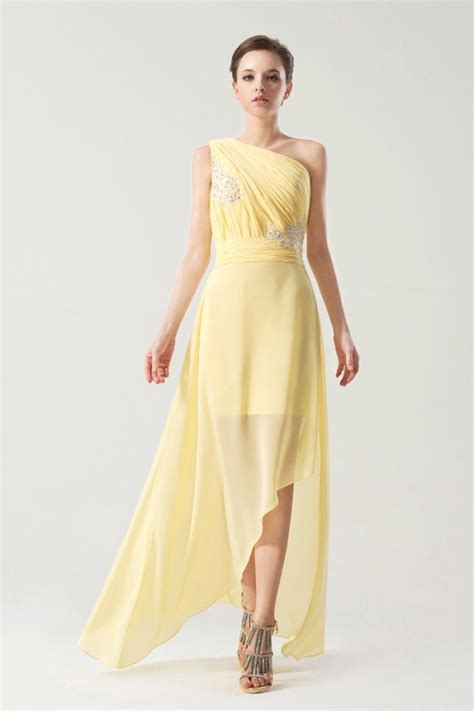 Robe De Soirée Jaune Bustier Asymétrique Plissée Ornée De Bijoux