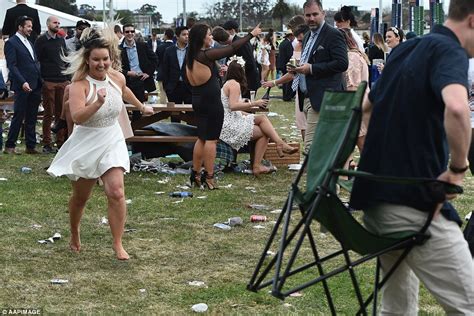 2016 Caulfield Cup Race Day Drinking And Celebrations Daily Mail Online