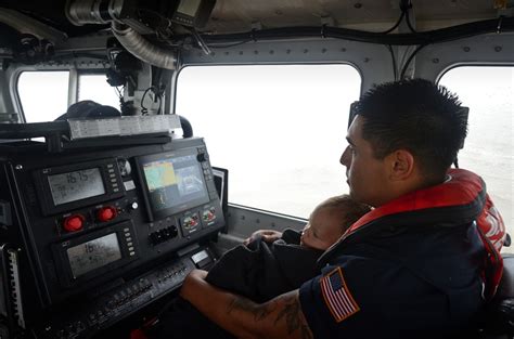 Dvids Images Coast Guard Rescues 6 People From Grounded Vessels