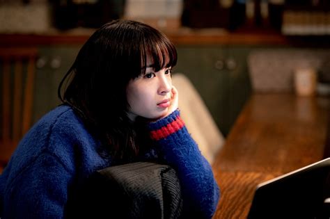 （写真）『夕暮れに、手をつなぐ』第7話 “空豆”広瀬すず、自分の気持ちに戸惑い始める ドラマ ニュース ｜クランクイン！