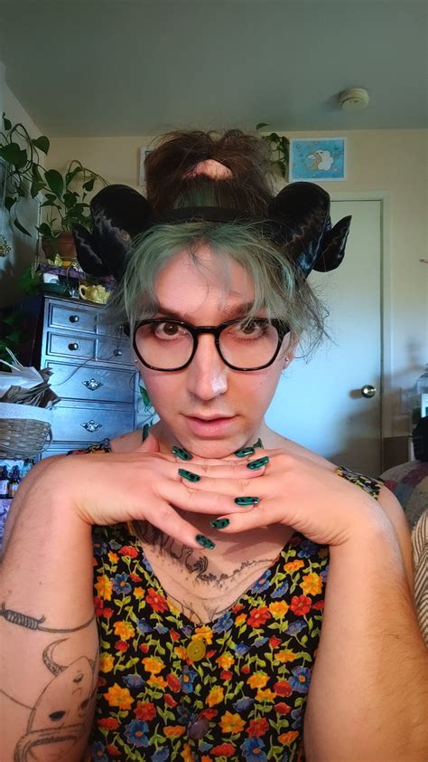 🪱gogrette🪱 Silly Rabbit Era On Twitter I Got My Emotional Support