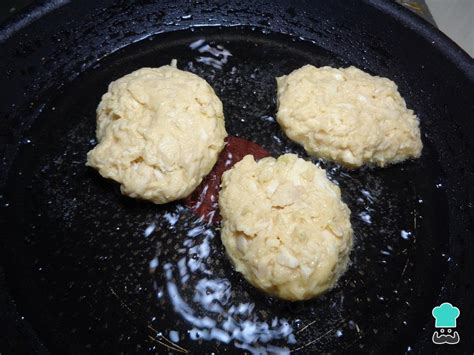Tortitas De Pollo En Salsa Verde Fácil