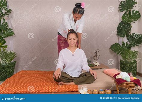 Concept Thai Massage Beautiful Asian Woman Getting Herbal Massage Thai