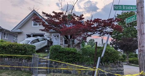 70 Year Old Woman Struck By Driver Killed In Yonkers Cbs New York