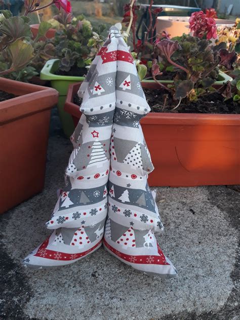 Sapin En Tissu Par Emelinepassions Sur Etsy Etsy Holiday Holiday Decor