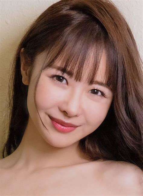 Jp トライエックス 2023年 栗山莉緒 カレンダー Cl 1702 壁掛け B2 文房具・オフィス用品