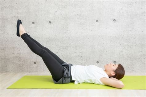 【下腹部の筋トレ】レッグレイズの正しいやり方と効果的な方法 Rehour Gym