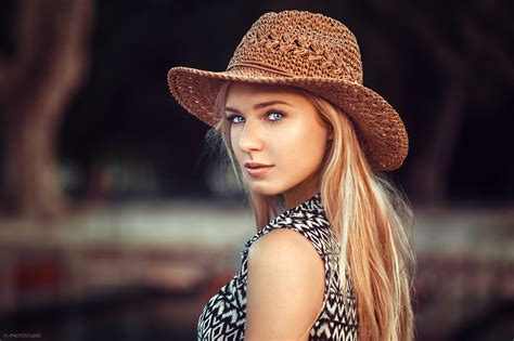 Blonde Blue Eyes Eva Mikulski Girl Hat Model Woman Wallpaper