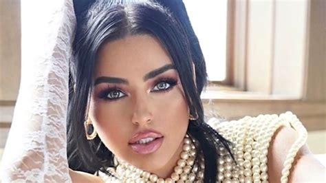 Beautiful Celebrity Model Abigail Ratchford Swimsuit Lingerie Model