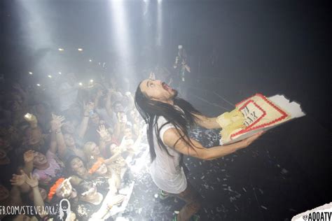 Steve Aoki Cake Throw Say It With Flours