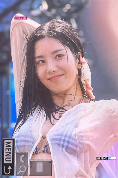 레전드 갱신한 권은비 워터밤 직찍