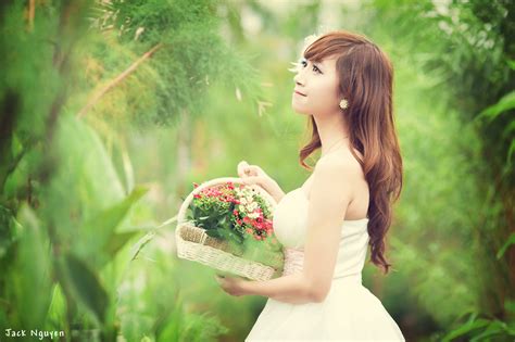 배경 화면 햇빛 화이트 긴 머리 자연 잔디 사진술 녹색 공주님 포도 수확 행복 웨딩 드레스 피부 나무