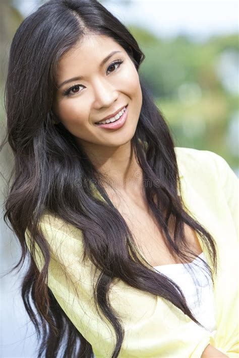 Bella Ragazza Asiatica Cinese Della Giovane Donna Fotografia Stock
