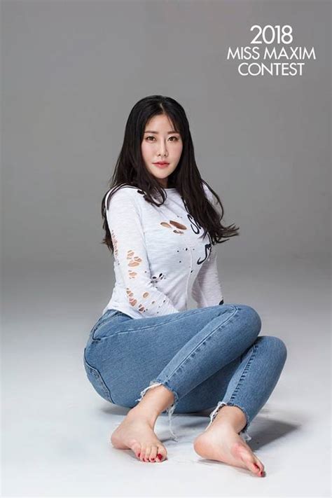 미스맥심 김사랑 아무도 없는 수영장서 나체 화보 찍고파