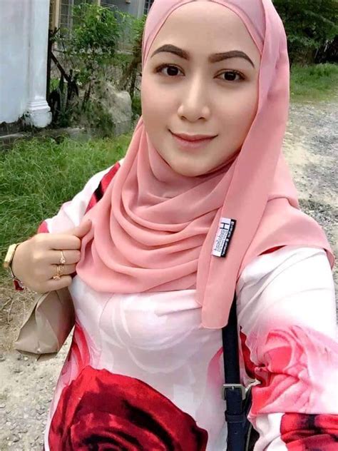 Pelajar Main Dengan Cikgu