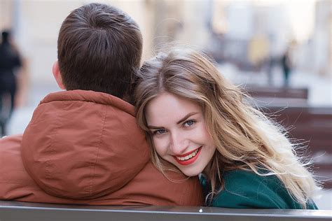 Are You With An Emotionally Unavailable Man Heres What You Can Do