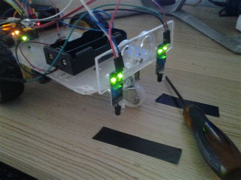 code โปรเจค arduino โครงงาน หุ่นยนต์เดินตามเส้น 2 เซ็นเซอร์ arduino