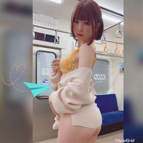 佐倉絆さんのインスタグラム写真 佐倉絆instagram 「この格好で電車に乗った🚃 というシチュエーション 痴漢は犯罪です 撮影