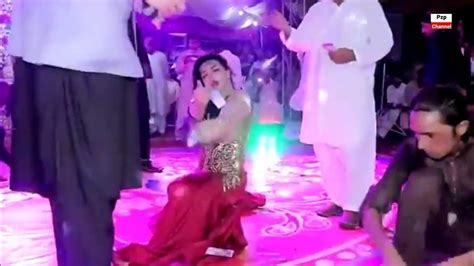 Kitni Makhmoor Hain Tumhari Ankhain Rimal Ali Shah Dance Perormance