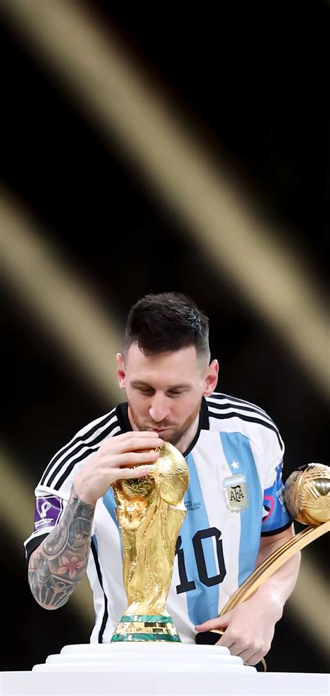Messi Kissing World Cup Wallpaper Wallpaperize