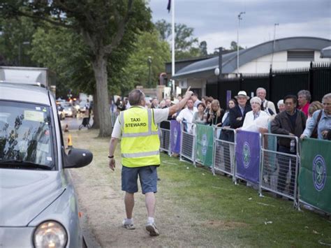 tube strike wimbledon spectators leave after andy murray match with