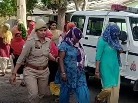 Sex Racket Running In Hapur Up Police Arrested 12 Accused Including