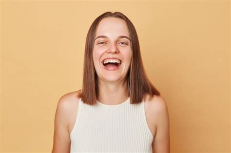 Premium Photo Laughing Funny Positive Brown Haired Young Woman