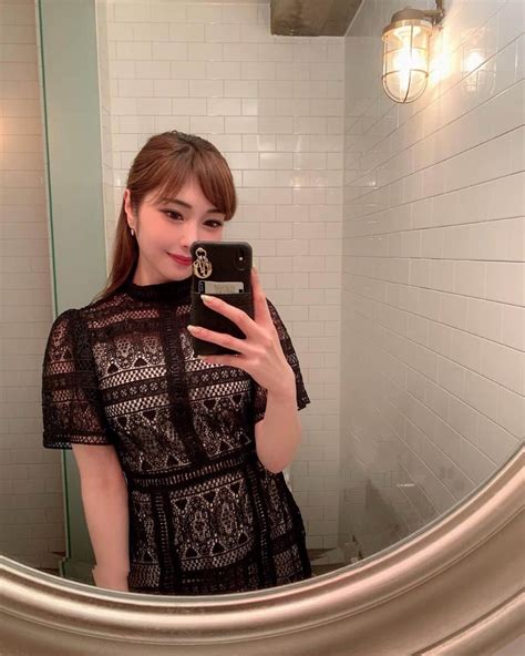 Rieさんのインスタグラム写真 Rieinstagram 「 🏙🏙🏙 ・ 陽にあたると気持ちい〜☀️ 昨日はお久しぶりなお友達とランチ