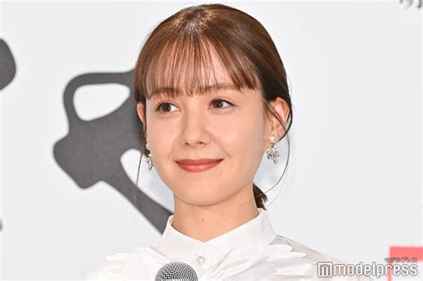画像9 54 トリンドル玲奈、韓国での背中出しルック公開「背筋きれい」「最高に色っぽい」と称賛の声 モデルプレス