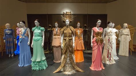 The Mets Heavenly Bodies Exhibition Praises Fashion And Catholicism
