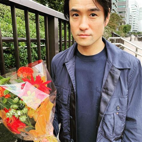 笠原秀幸さんのインスタグラム写真 笠原秀幸instagram 「こんちくわ！ 長らくクローゼット眠っていた、ネイビーのジャンパーが起きて