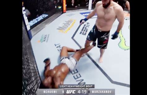 【ufc】飛びヒザ蹴りで豪快ko劇、l ヘビー級の無敗ロシア戦士が大逆転 Efight【イーファイト】格闘技情報を毎日配信！