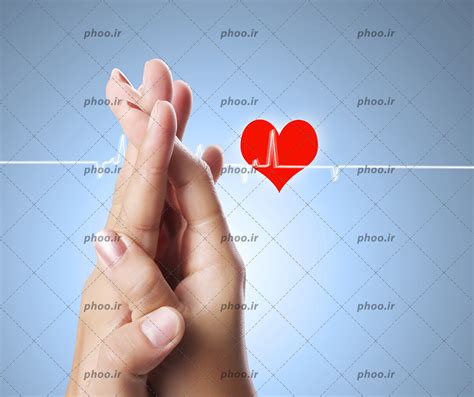 عکس با کیفیت دست های خانم و آقای گره خورده به هم عکس با کیفیت و