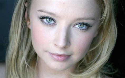 Elisabeth Harnois Hot Parketis