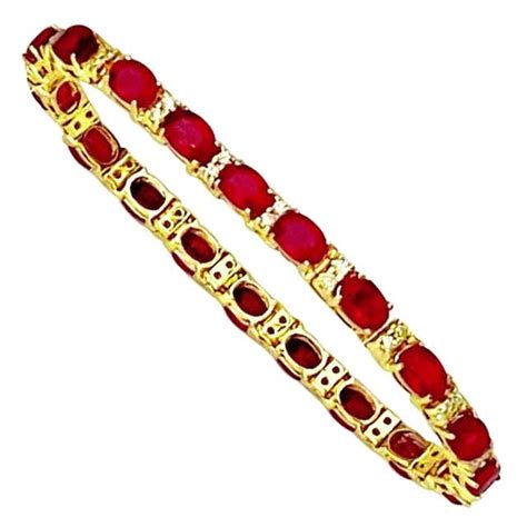 14 56 Carat Natural Ruby 18 Karat Yellow Gold Diamond Bracelet For Sale