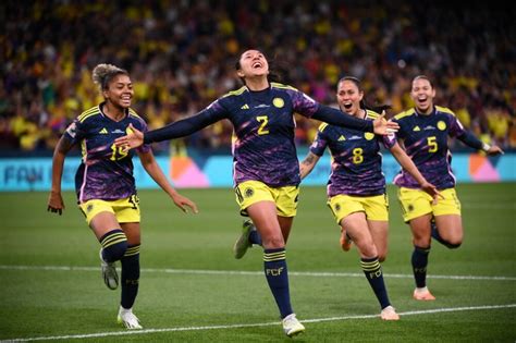 Ellas Piensan Diferente Con Determinación Psicólogo Sobre La