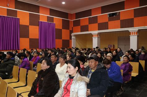 Төв аймгийн Эрдэнэ суманд ажиллаж иргэд хөдөлмөрчидтэй уулзлаа