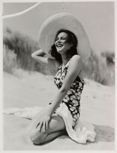 80 Vintage Babes In Bathing Suits To Celebrate That Its 80 Degrees