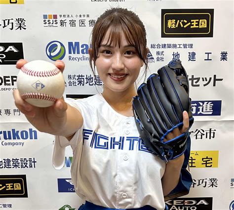 花咲楓香、豊満バスト輝く近影添えデビュー丸1年に感慨 始球式の夢も叶え新たな1年に意気込み 芸能写真ニュース 日刊スポーツ