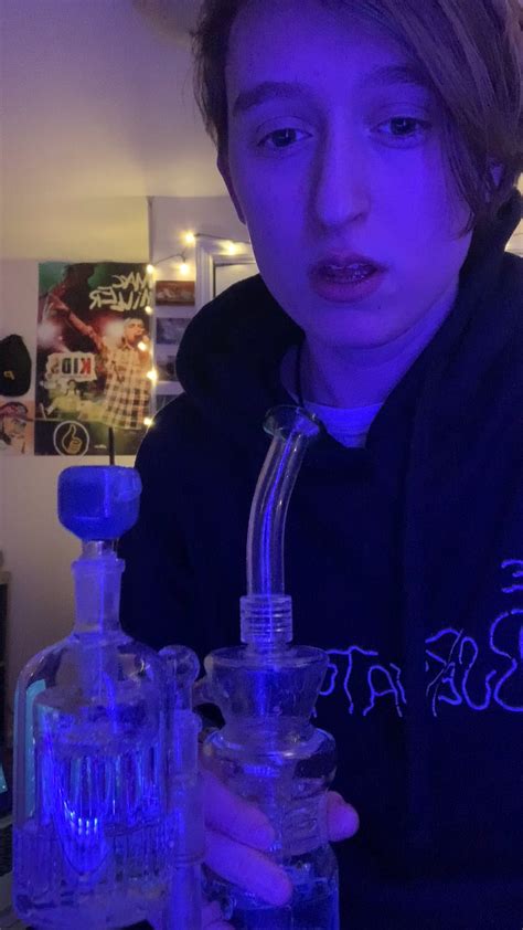 Long Time Scroller First Time Poster Fuckin Narsty Milky Bong Hits In