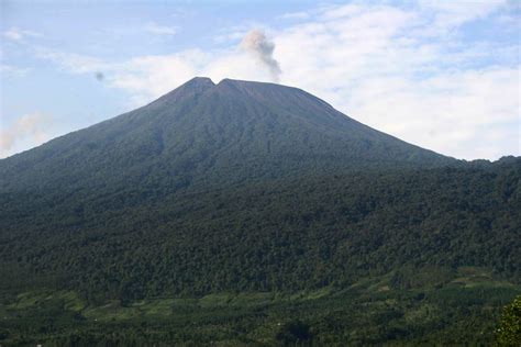 Pendaki Mapala Unsoed Tewas Di Gunung Slamet 1 Masuk Jurang