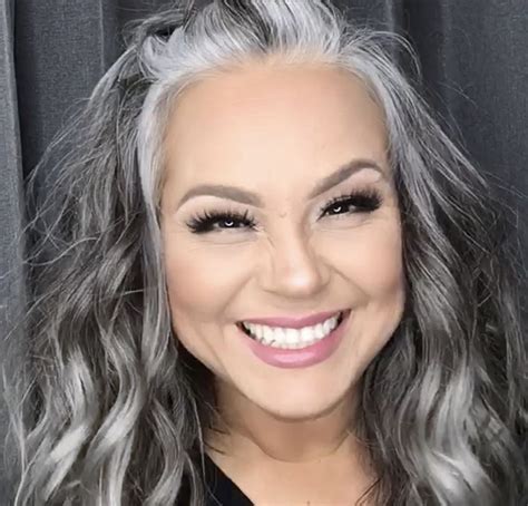 Pin By Mary Darcangelo On Hair Gorgeous Gray Hair Natural Gray Hair