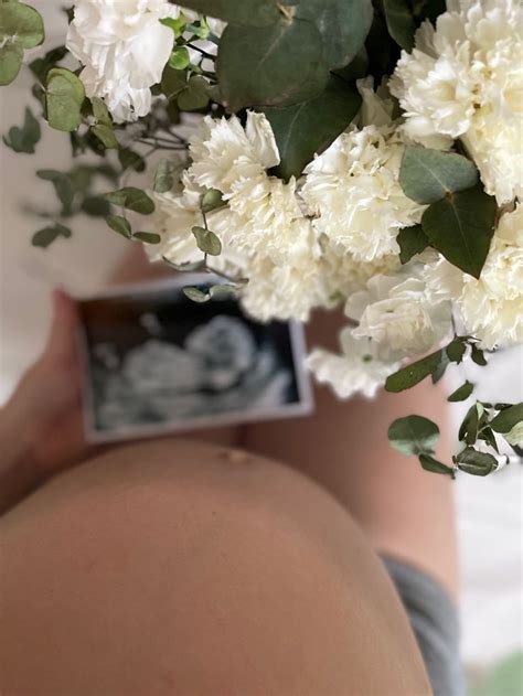 Беременность фото малыша цветы Pregnancy Announcement Pictures Cute