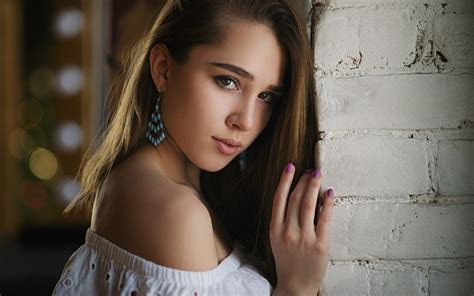 Download Brick Brown Eyes Brunette Woman Model Hd Wallpaper