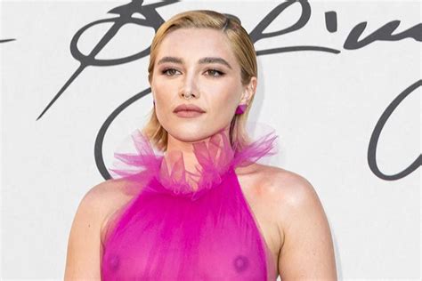 Black Widow Actress Florence Pugh Bites Herself After Body Shaming