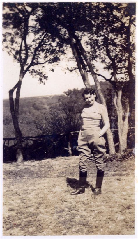 Jodhpurs The Favorite Fashion Style Of Badass Girls In The Early 20th