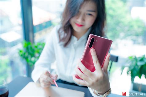 Mời Chiêm Ngưỡng Vẻ đẹp Sang Trọng Quý Phái Của Galaxy Note 10 Aura Pink