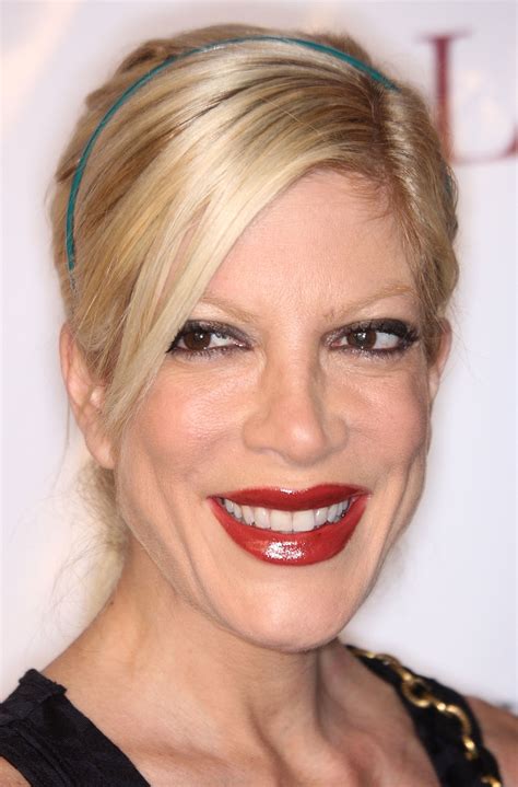 Tori Spelling Fakes Telegraph