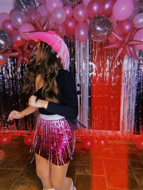 Pin By Melanie León On Cowgirl Cowgirl Bachelorette Party Outfits