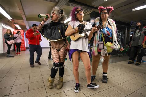 偶然のパンティーなし裸 高カリフォルニア。